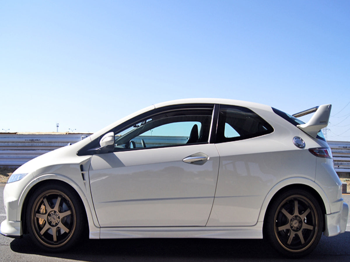 Honda Civic FN2 FRP Mugen Style Front Fenders – Iconic Auto-Design